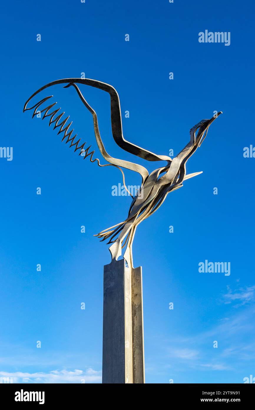 Sculpture by Craig Knowles of sea bird taking flight modern artistic ...