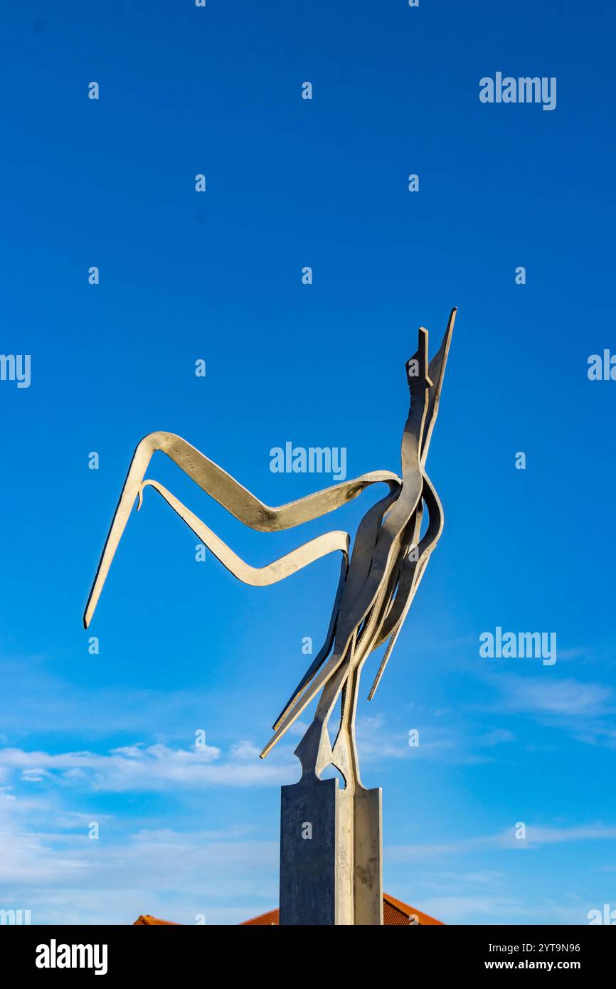 Sculpture by Craig Knowles of sea bird taking flight modern artistic ...