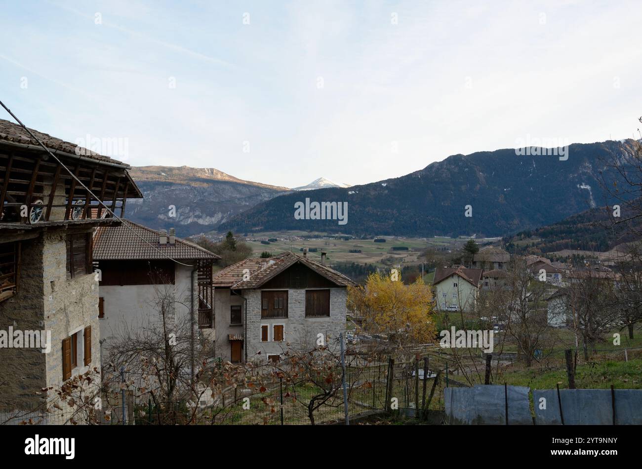 Alto rango social hi-res stock photography and images - Alamy