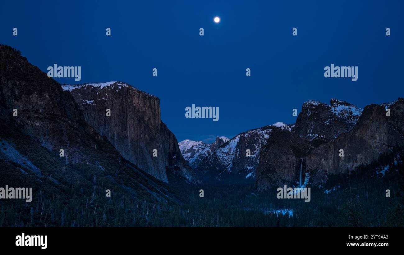 FEBRUARY 2023, YOSEMITE VALLEY, CALIFORNIA, USA - spectacular tunnel ...