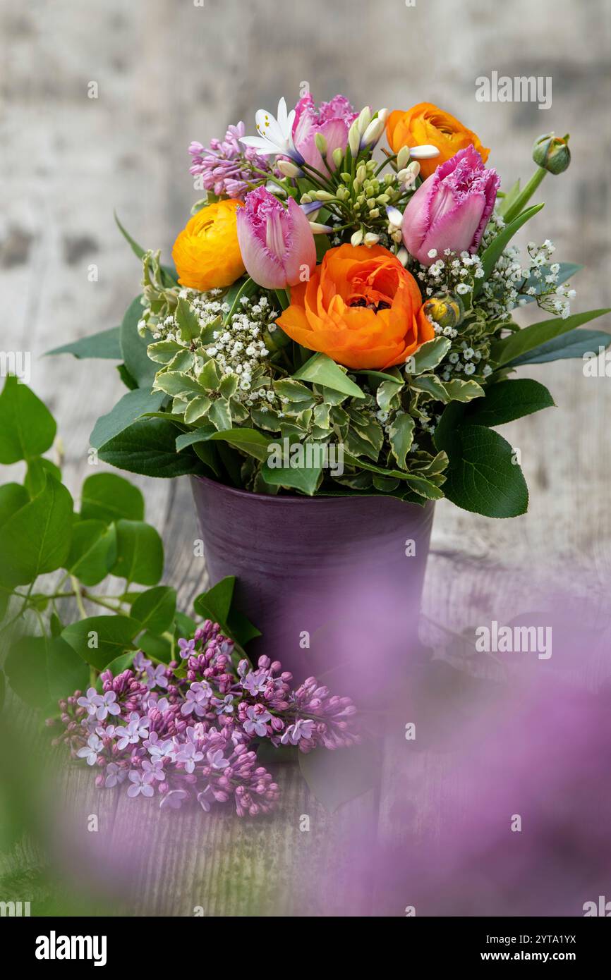 Spring bouquet flowers hi-res stock photography and images - Alamy