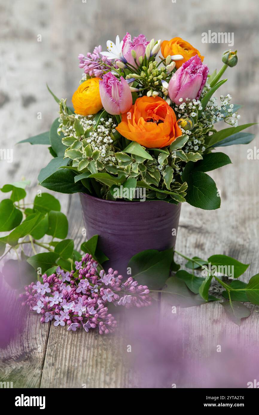 Bouquet of spring flowers Stock Photo - Alamy