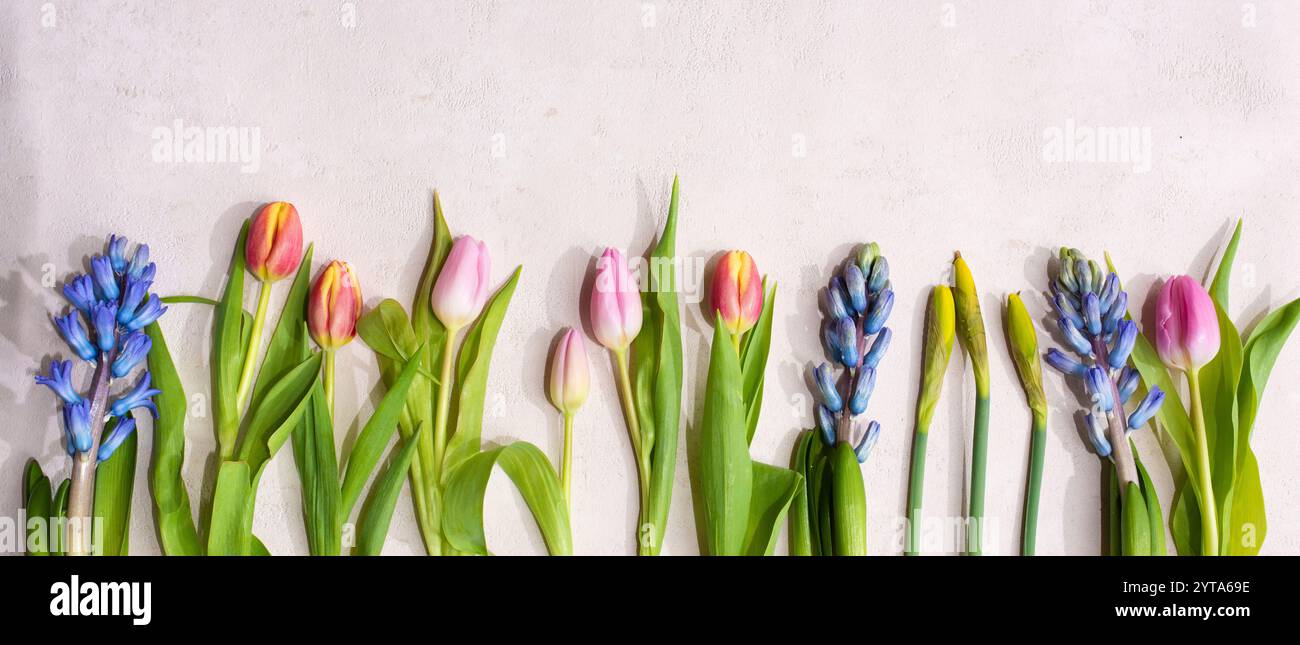 Presents arrangement hi-res stock photography and images - Alamy