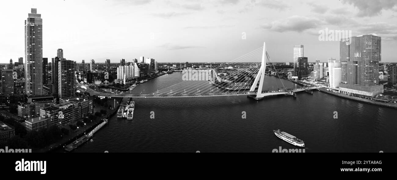 Rotterdam skyscraper Black and White Stock Photos & Images - Alamy