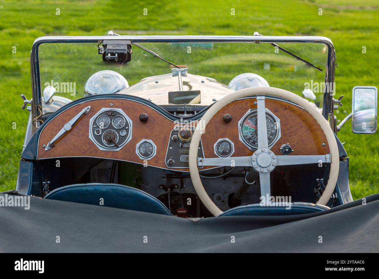 Cockpit of a classic car Stock Photo - Alamy