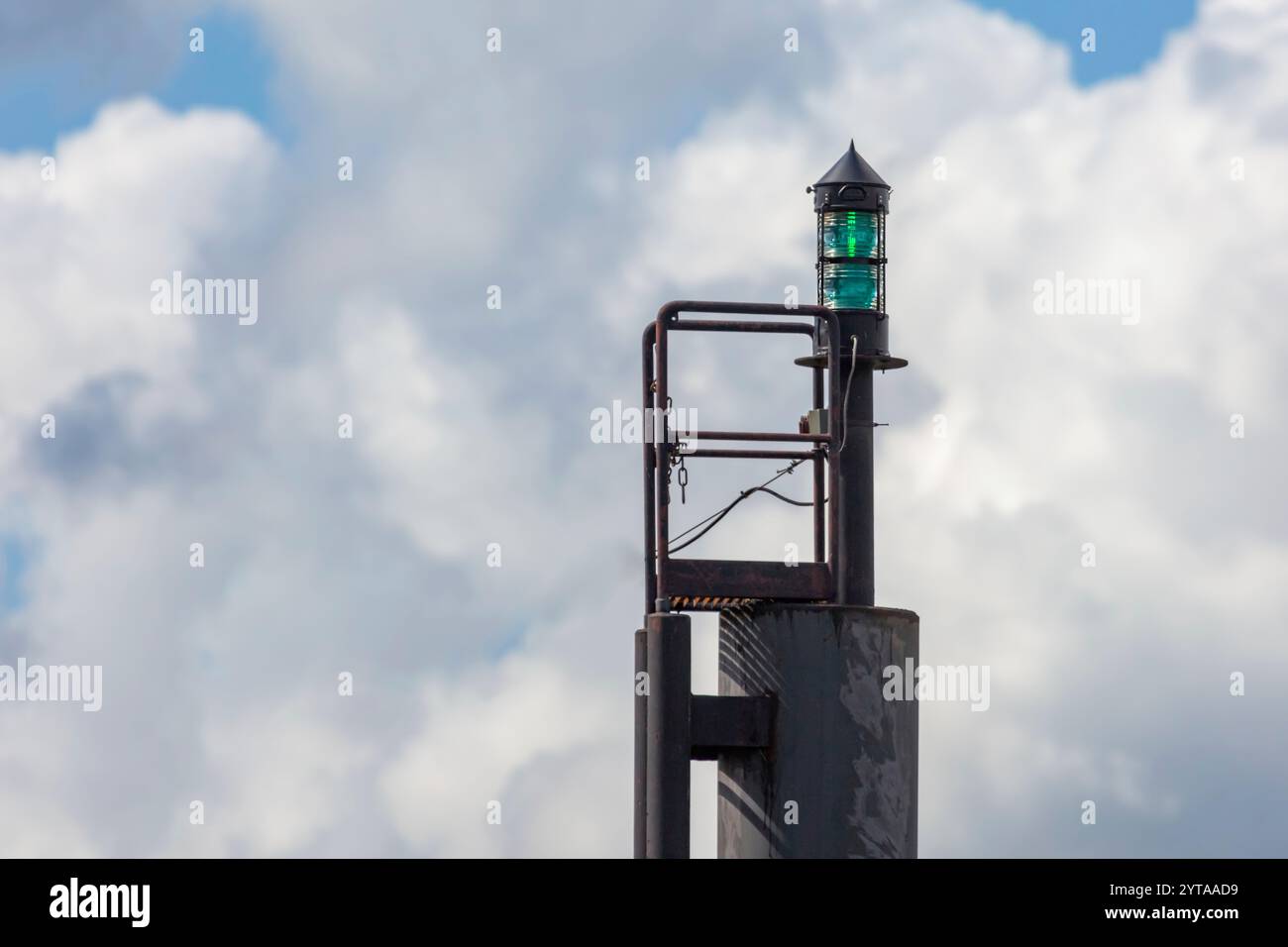 Dolphin lamp post hi-res stock photography and images - Alamy