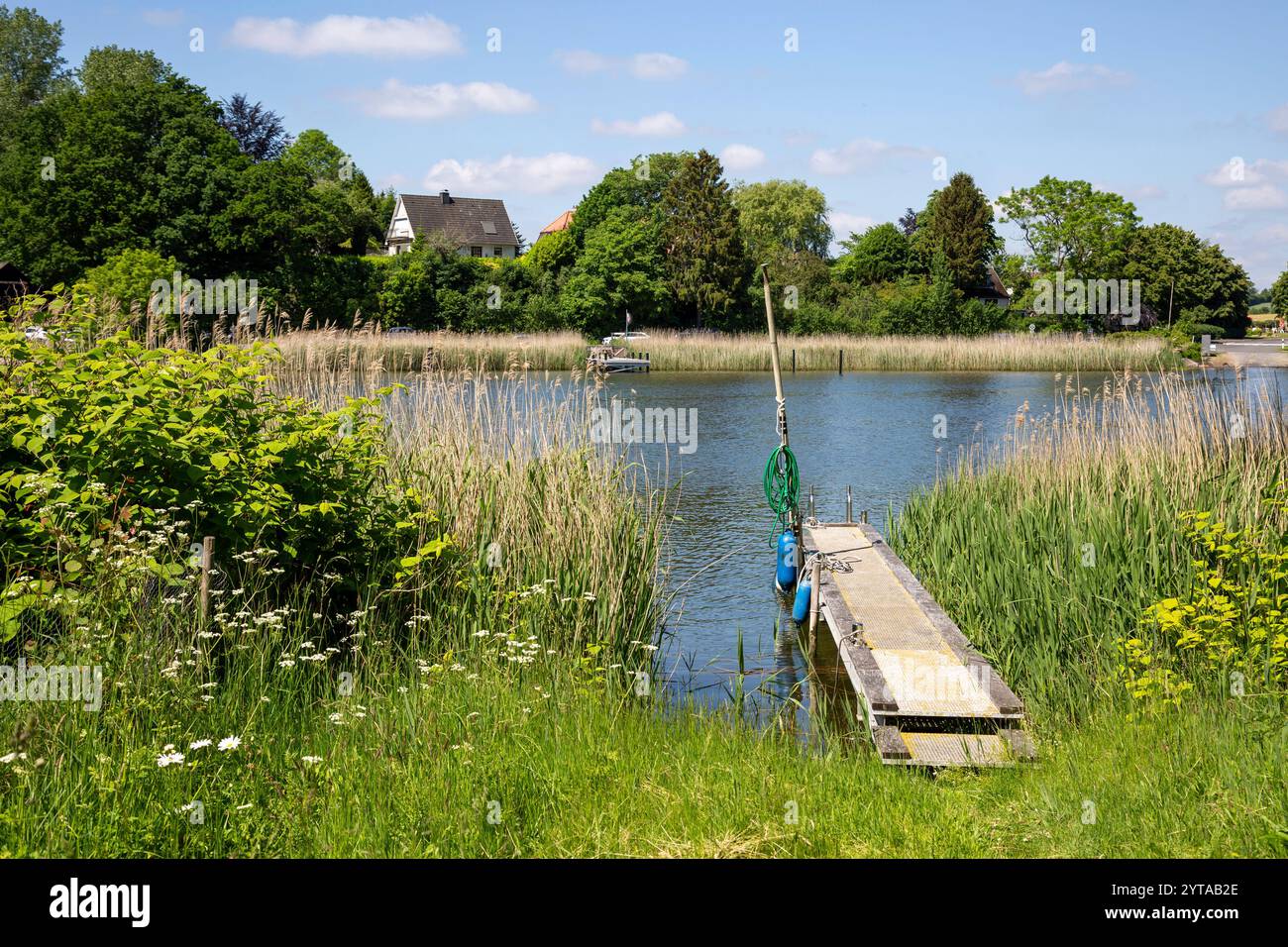 Fishing jetty on river hi-res stock photography and images - Alamy
