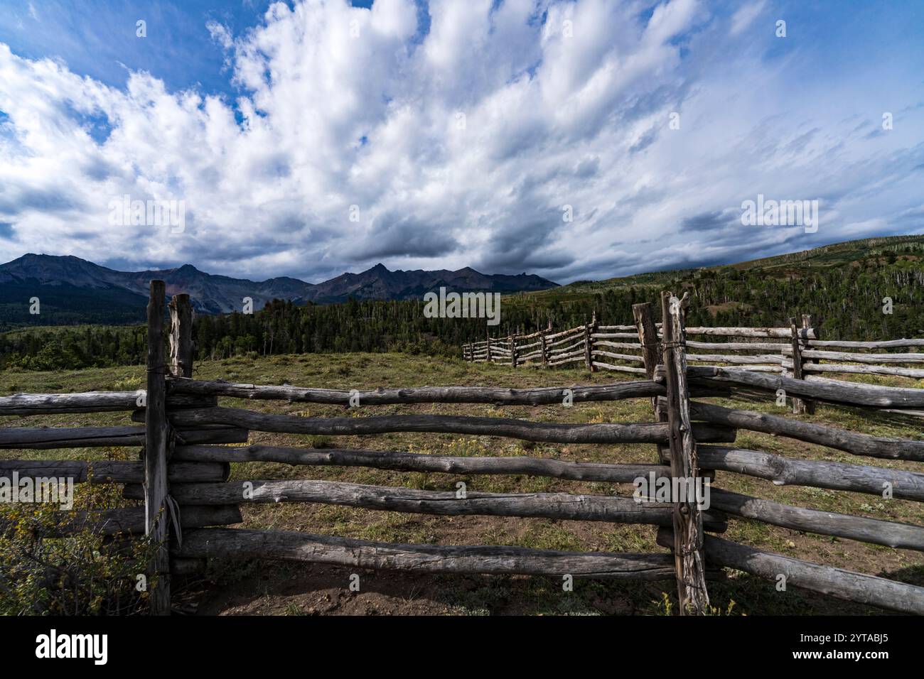9/13/22 RIDGWAY COLORADO - USA - horse corral on Double RL Ranch looks ...