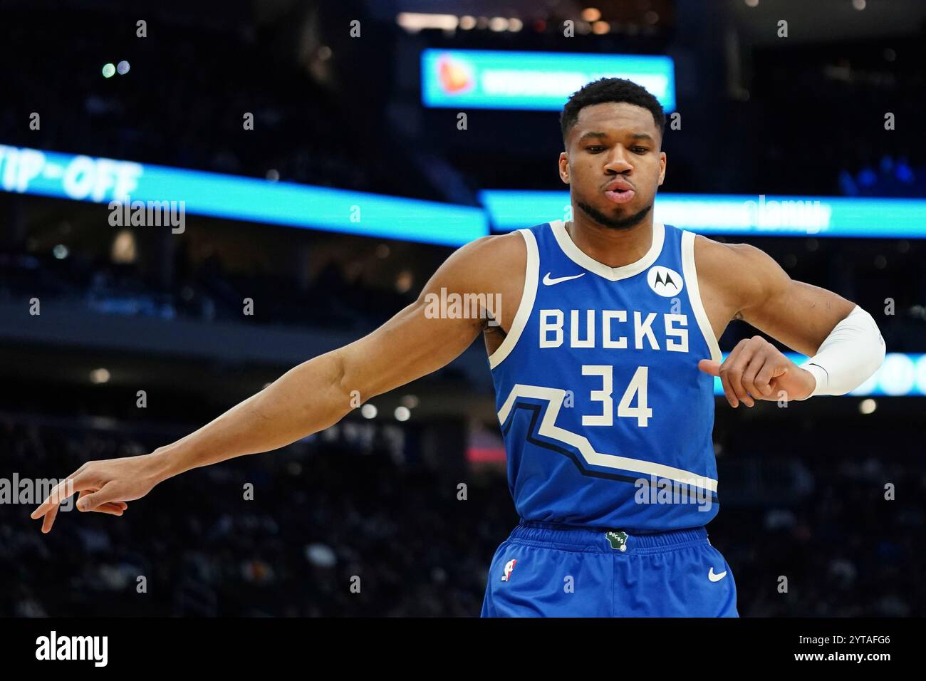Milwaukee Bucks' Giannis Antetokounmpo goes through his pregame routine ...