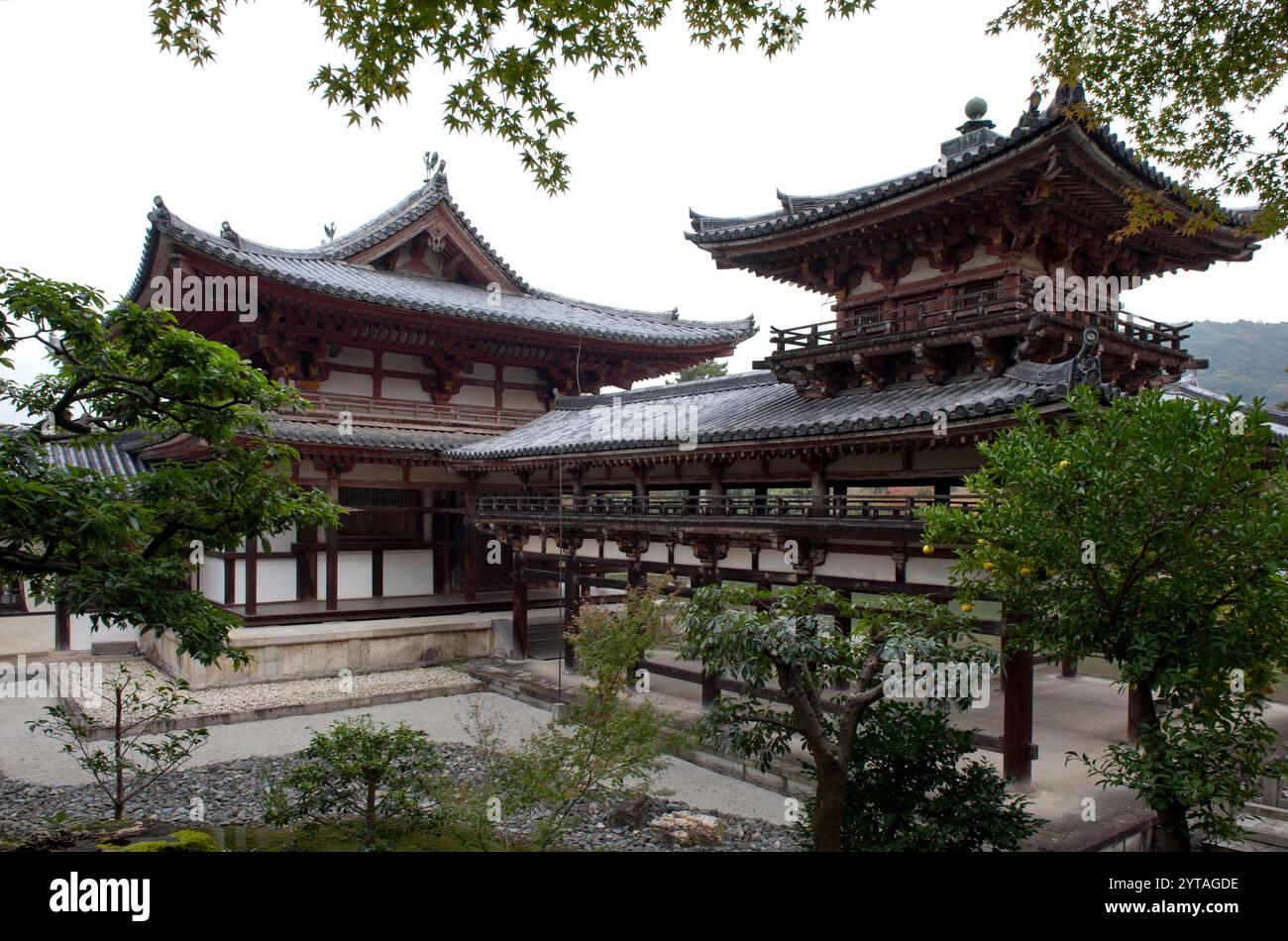 The Jodo and Tendai Sects famous Phoenix Hall of Byodo-in Temple sits ...