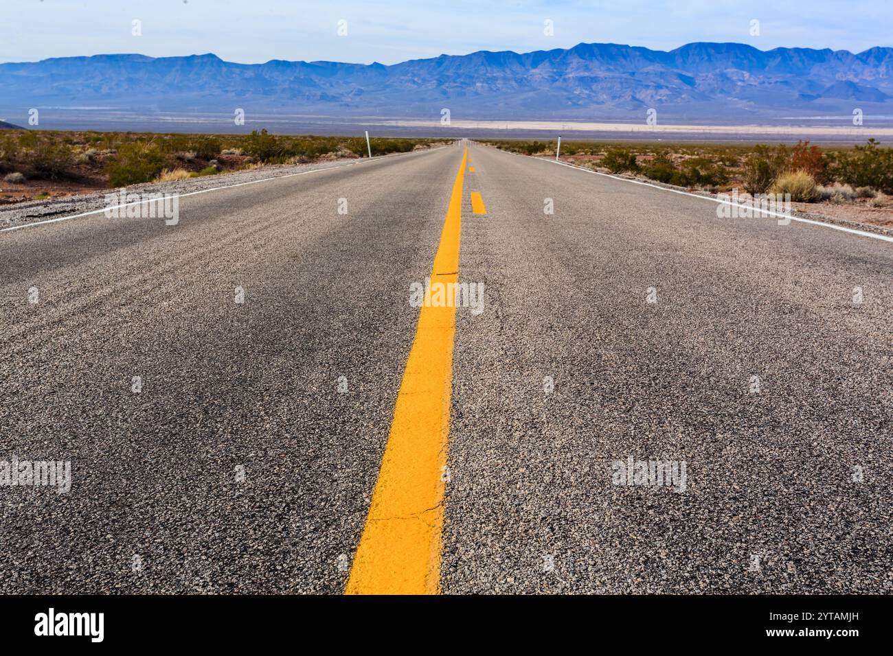 Driving straight down middle asphalt hi-res stock photography and ...