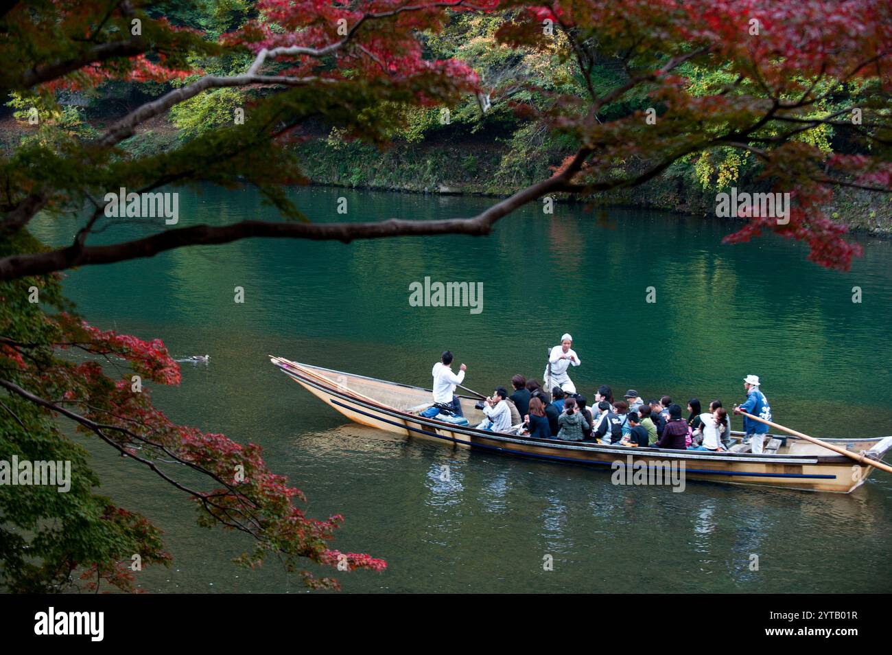 Human-powered river boat cruise on the Hozu River in Arashiyama, Kyoto ...