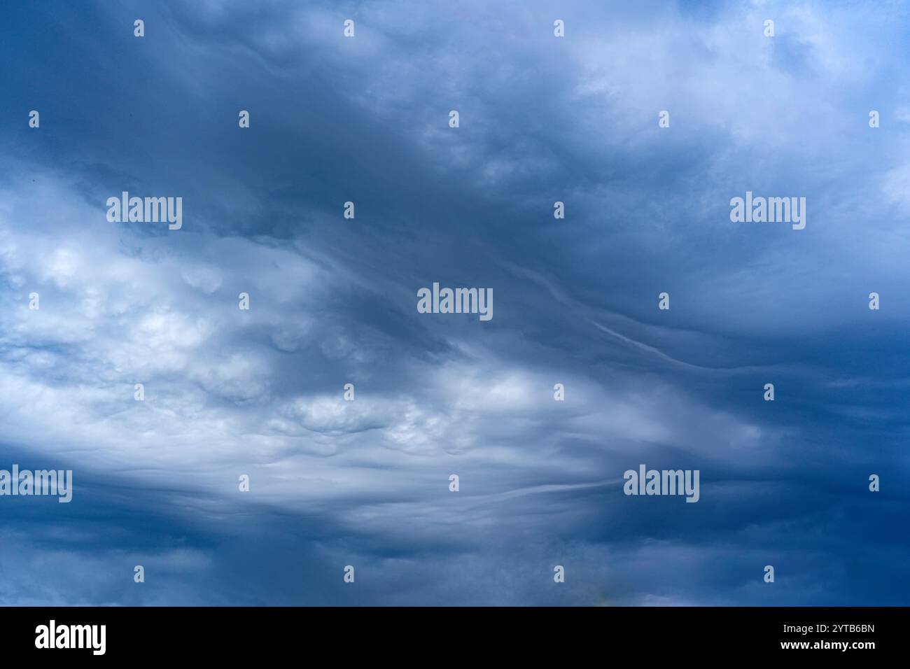 Breathtaking Heavy Rain Undulatus asperatus Clouds Wavy Texture Stock ...