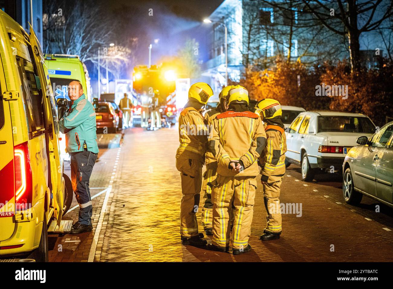 DEN HAAG - Emergency services are present at the Tarwekamp where a very ...
