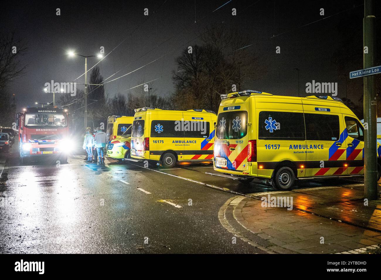 DEN HAAG - Emergency services are present at the Tarwekamp where a very ...