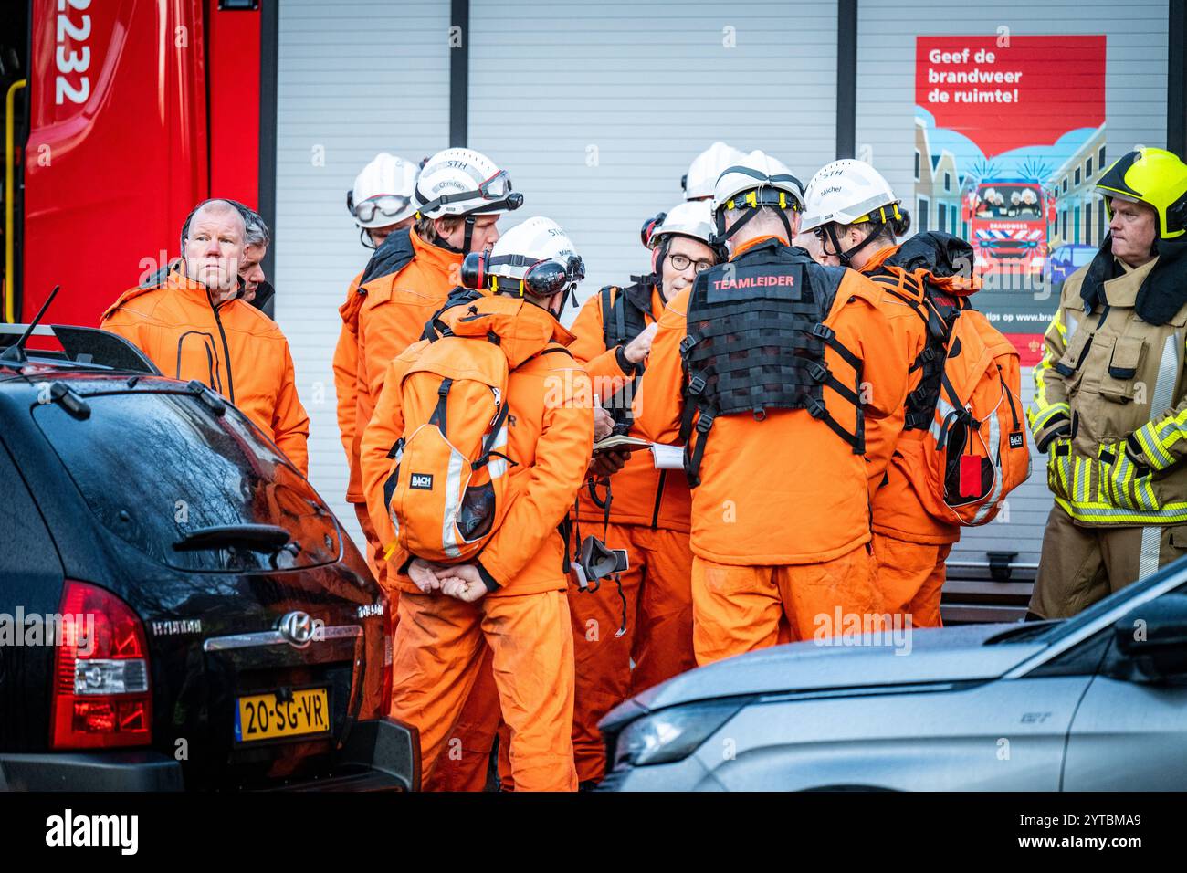 DEN HAAG - Emergency services are present at the Tarwekamp where a very ...