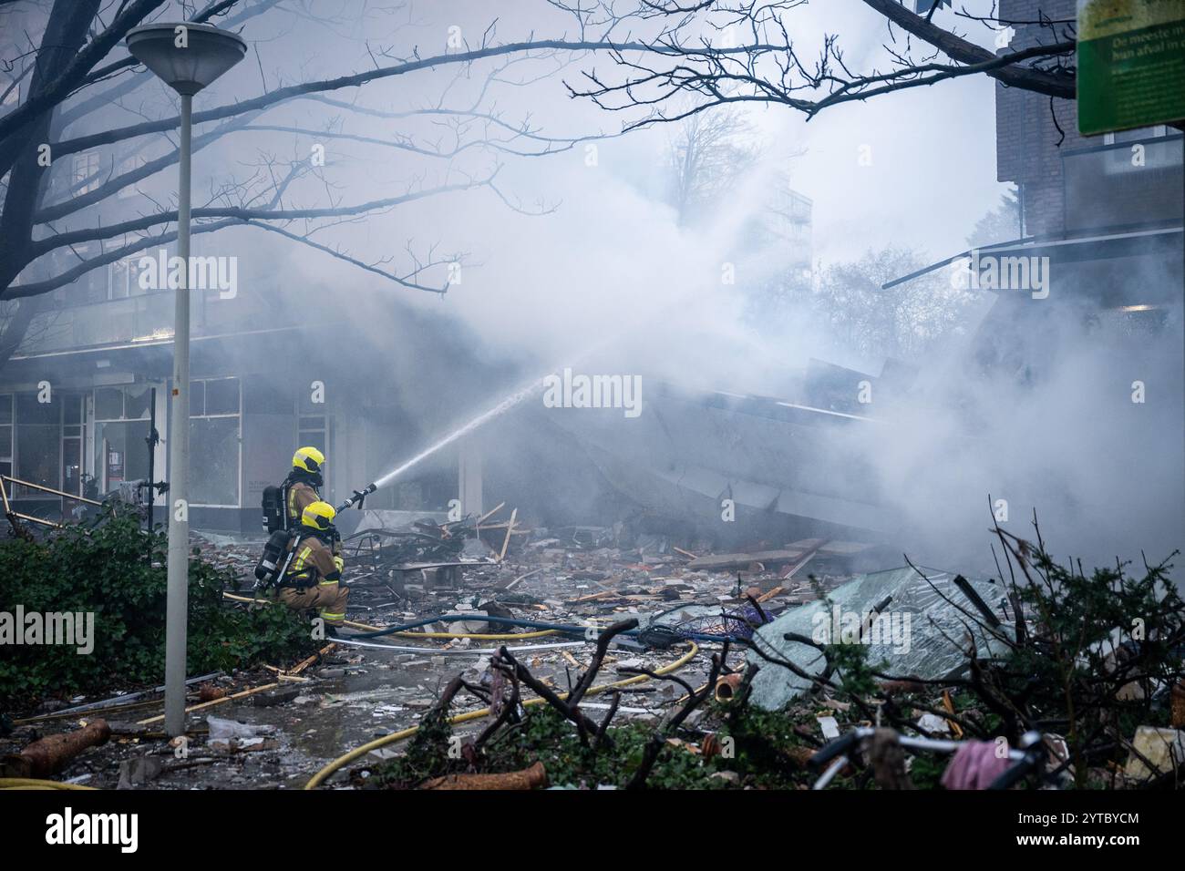 THE HAGUE - A huge havoc around the porch apartment on the Tarwekamp ...