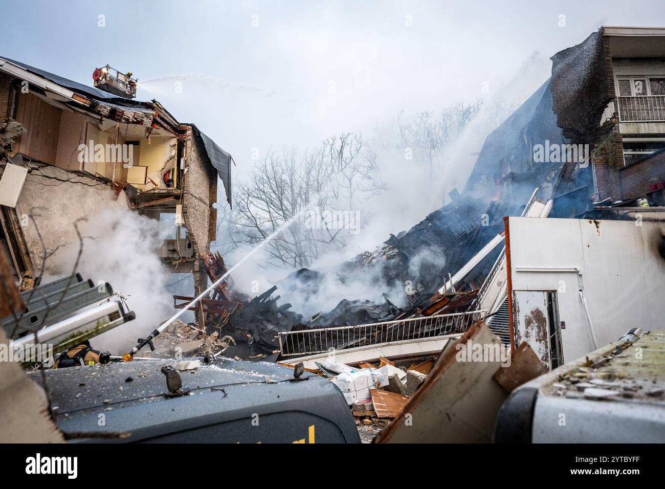 THE HAGUE - A huge havoc around the porch apartment on the Tarwekamp ...
