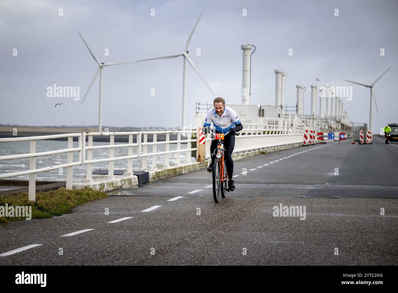 VROUWENPOLDER - Hugo de Jonge in action during the NK Tegenwindfiets on ...
