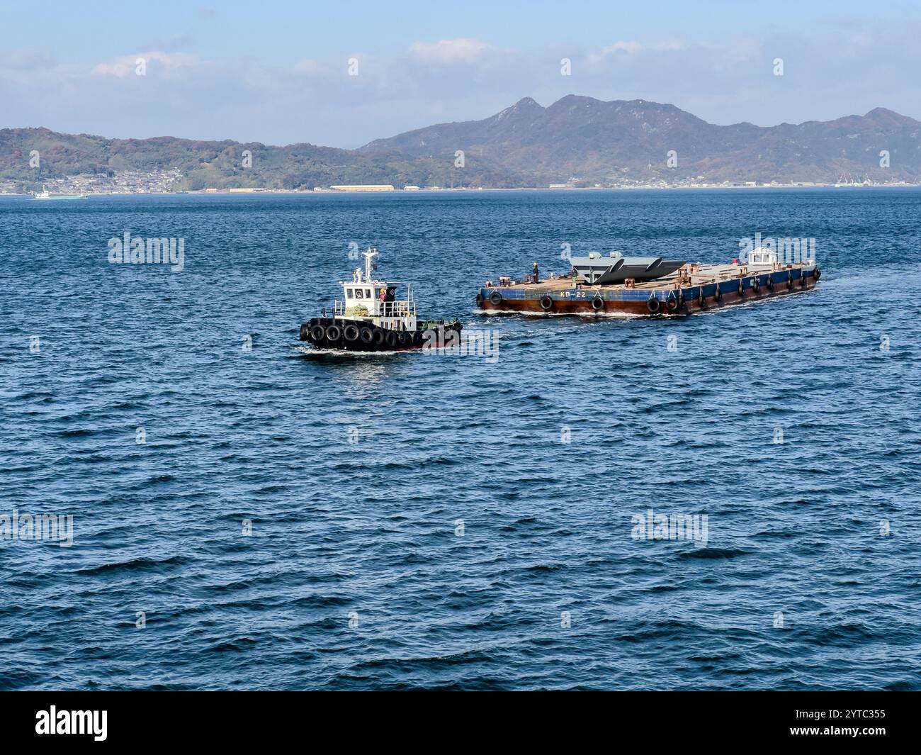 Tug boat in operation Stock Photo - Alamy