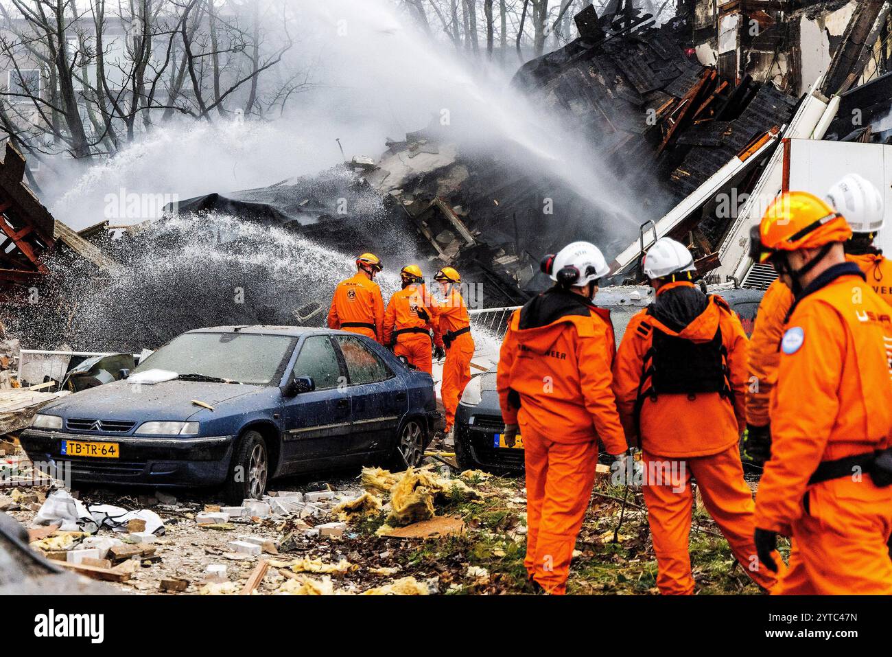 DEN HAAG - Emergency services are on the scene at the Tarwekamp where a ...