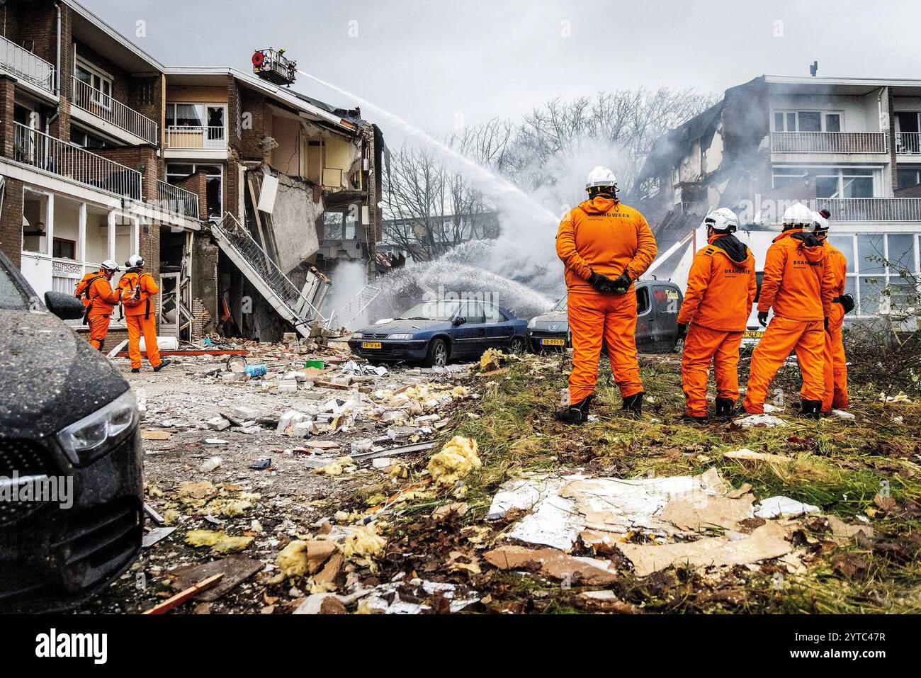 DEN HAAG - Emergency services are on the scene at the Tarwekamp where a ...
