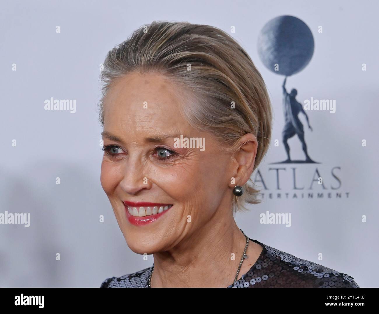 Entertainment pictures alamy hi-res stock photography and images - Alamy