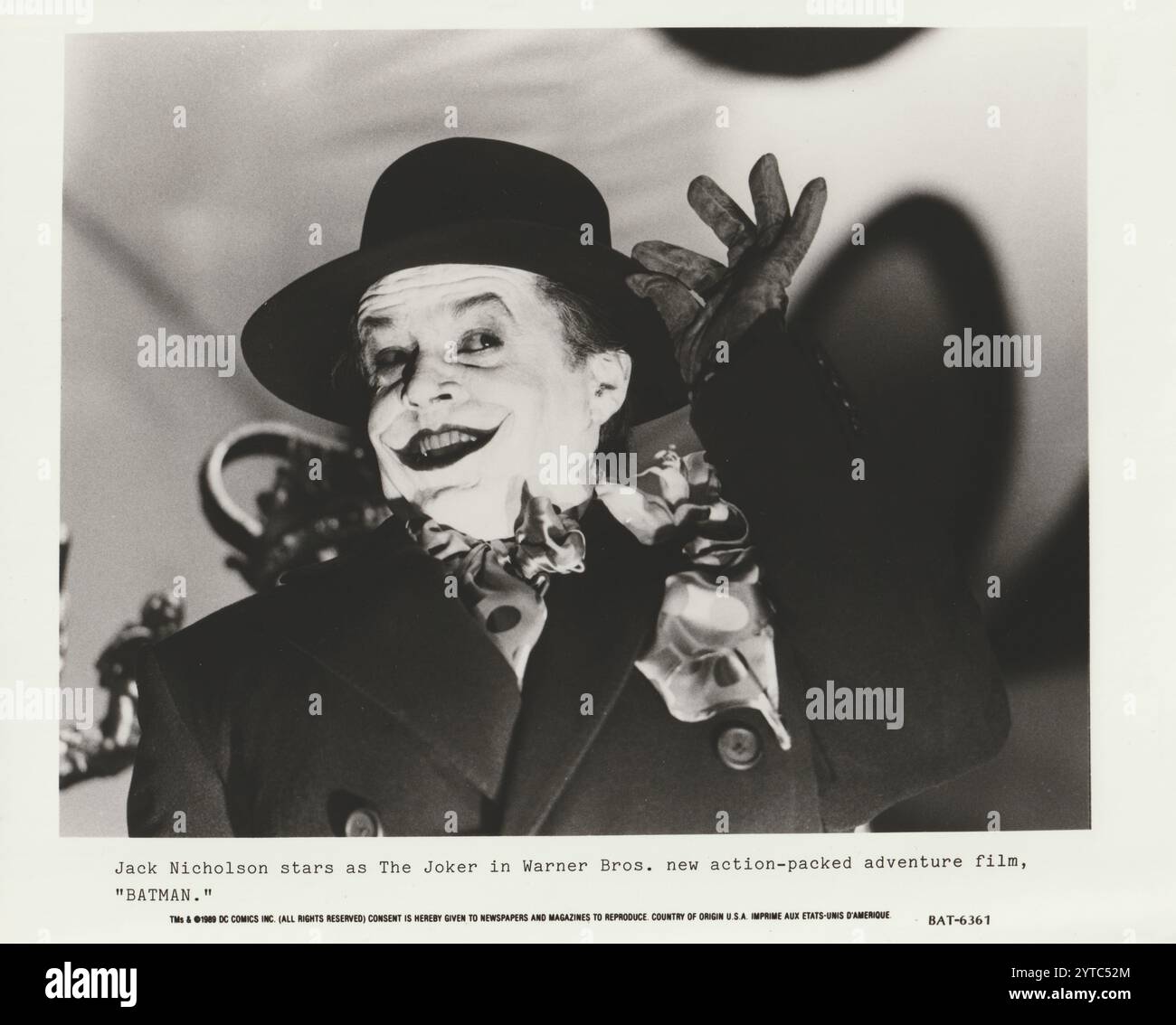 Batman Logo (Warner Bros., 1989). Starring Michael Keaton, Jack ...