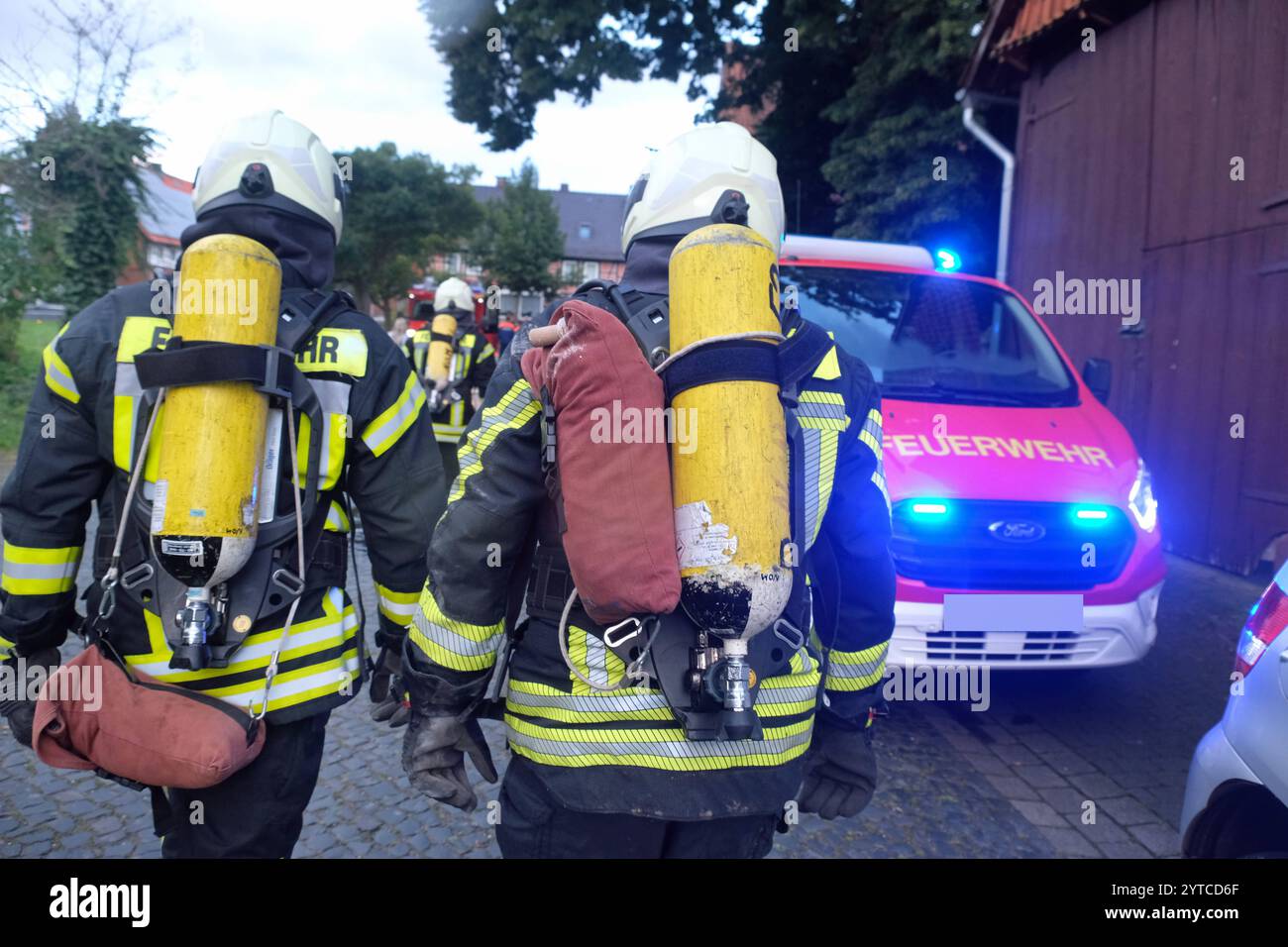 Feuerwehr-Blaulicht Feuerwehr in verschiedenen Bildern und Aktionen in ...