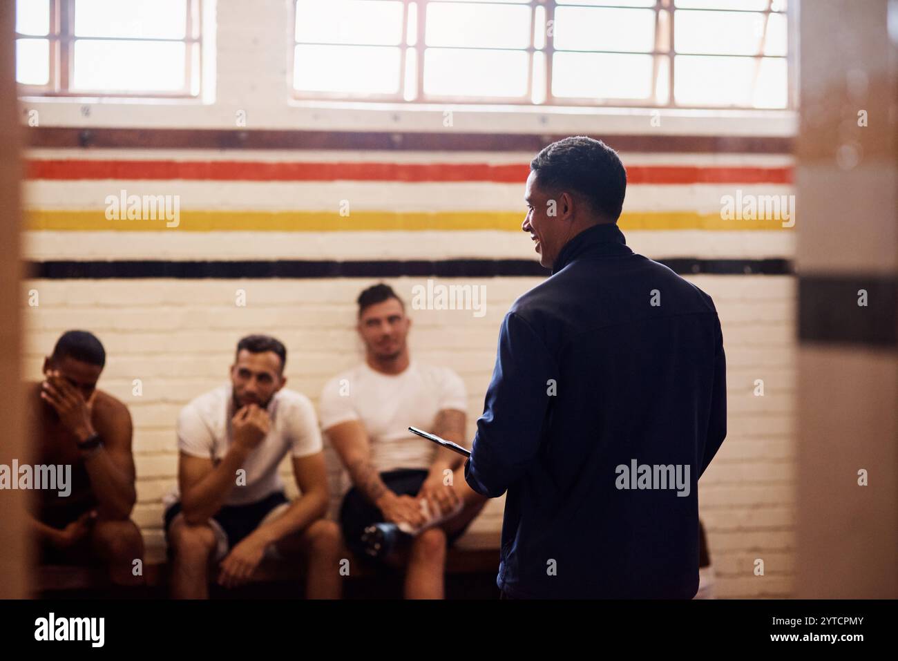 Sports team meeting coach hi-res stock photography and images - Alamy