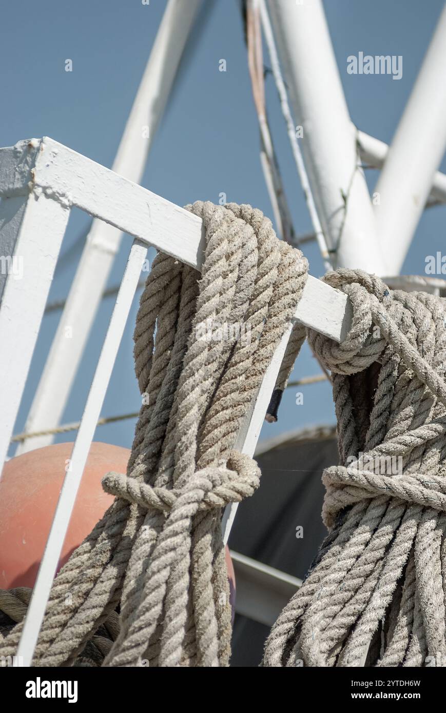 Boat docking line thick hi-res stock photography and images - Alamy
