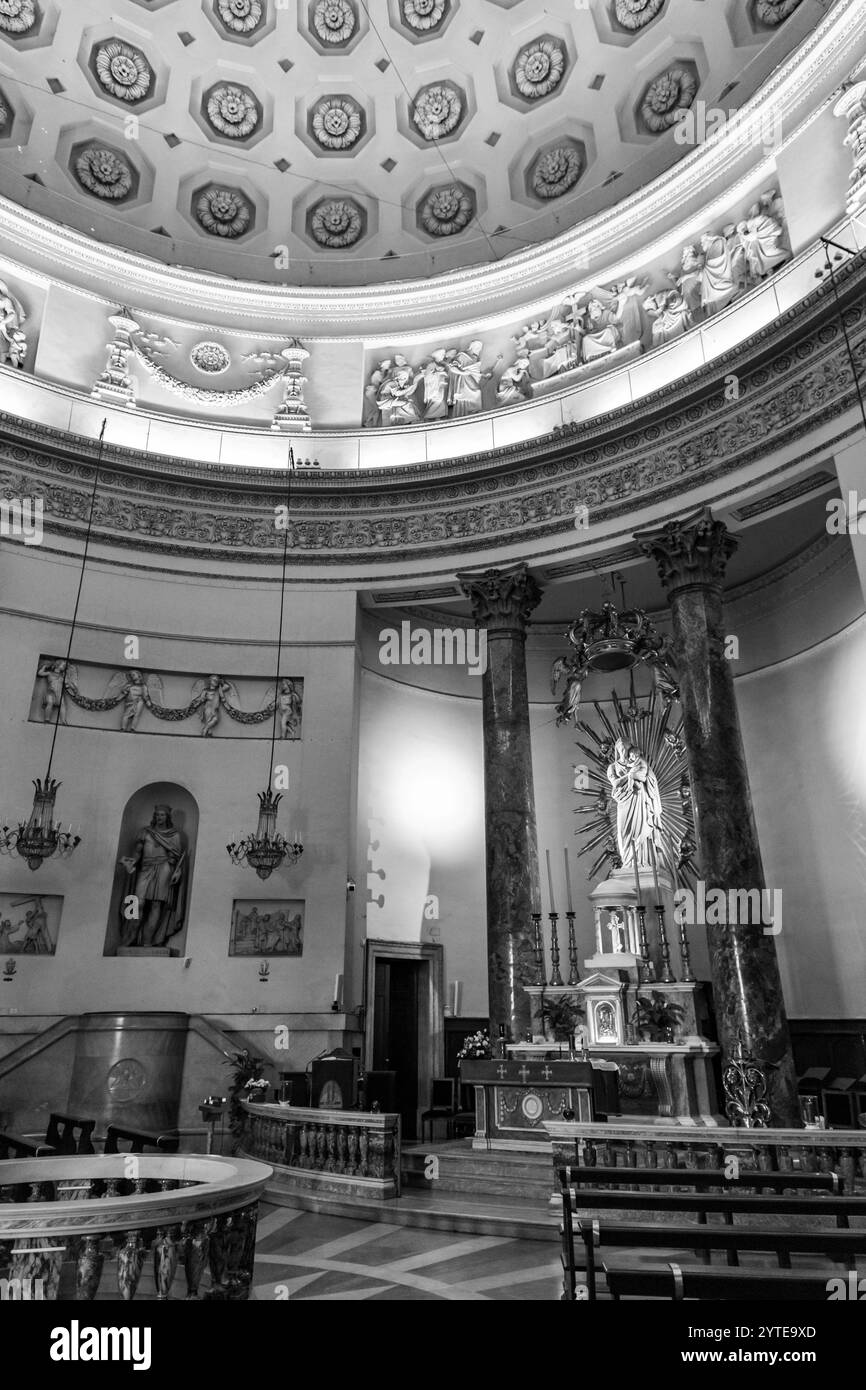 Neoclassic altar Black and White Stock Photos & Images - Alamy