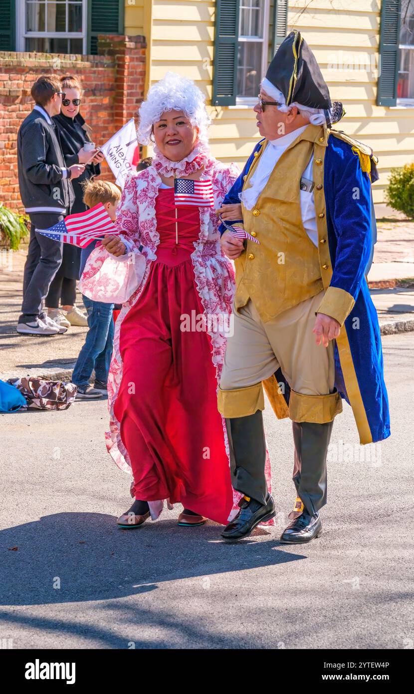 Alexandria, Virginia, USA. Parade Members in Colonial Costume in Parade ...