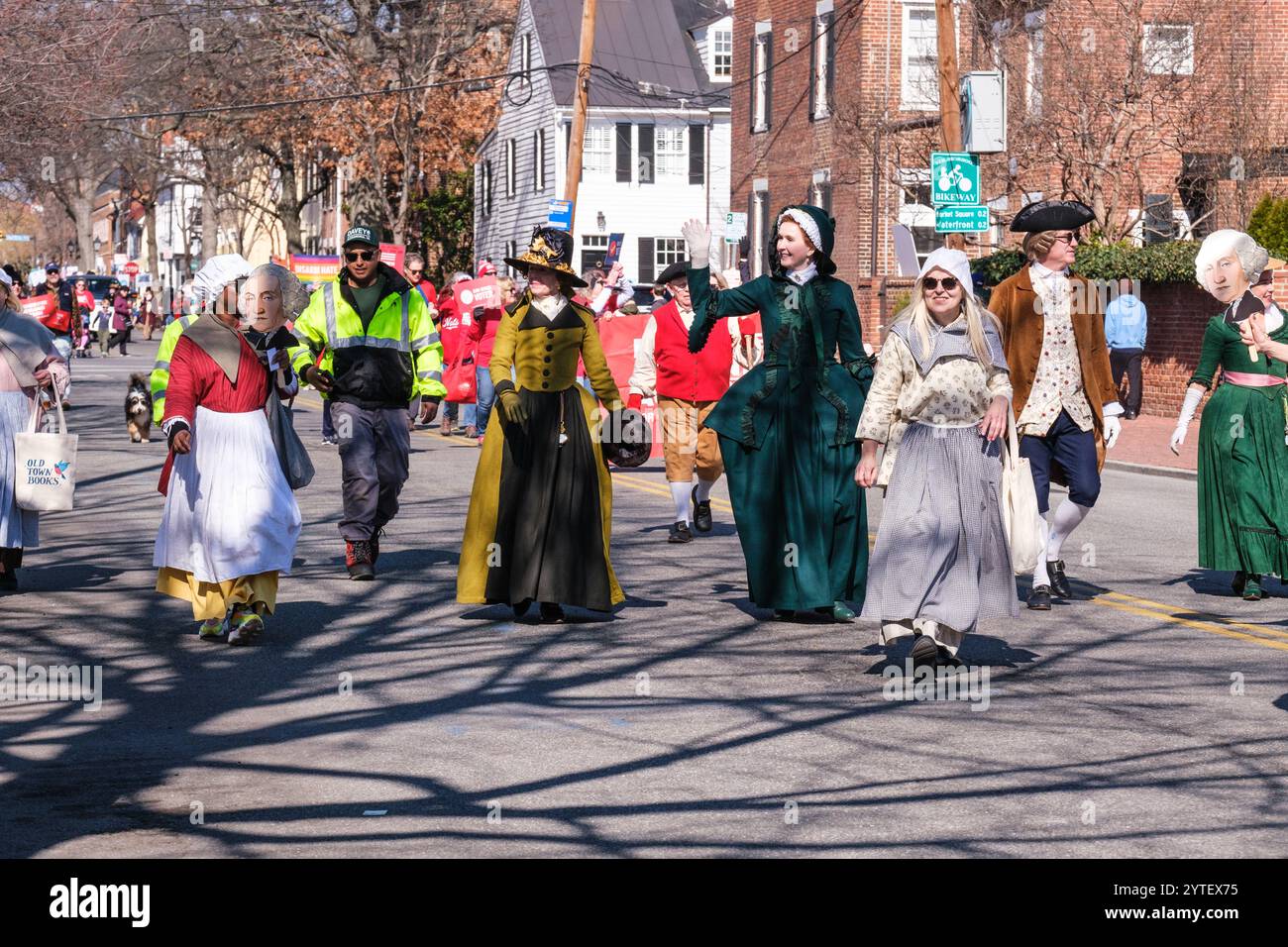 Alexandria, Virginia, USA. Marchers in Revolutionary Era Costumes ...