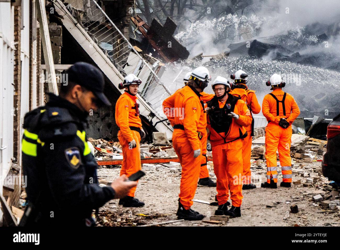 THE HAGUE - A huge havoc around the porch apartment on the Tarwekamp ...