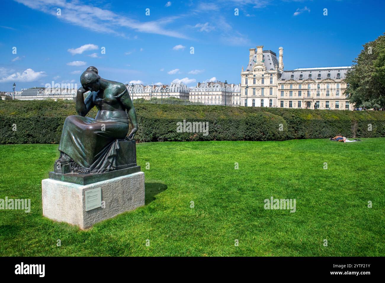Louvre museum scuptures hi-res stock photography and images - Alamy