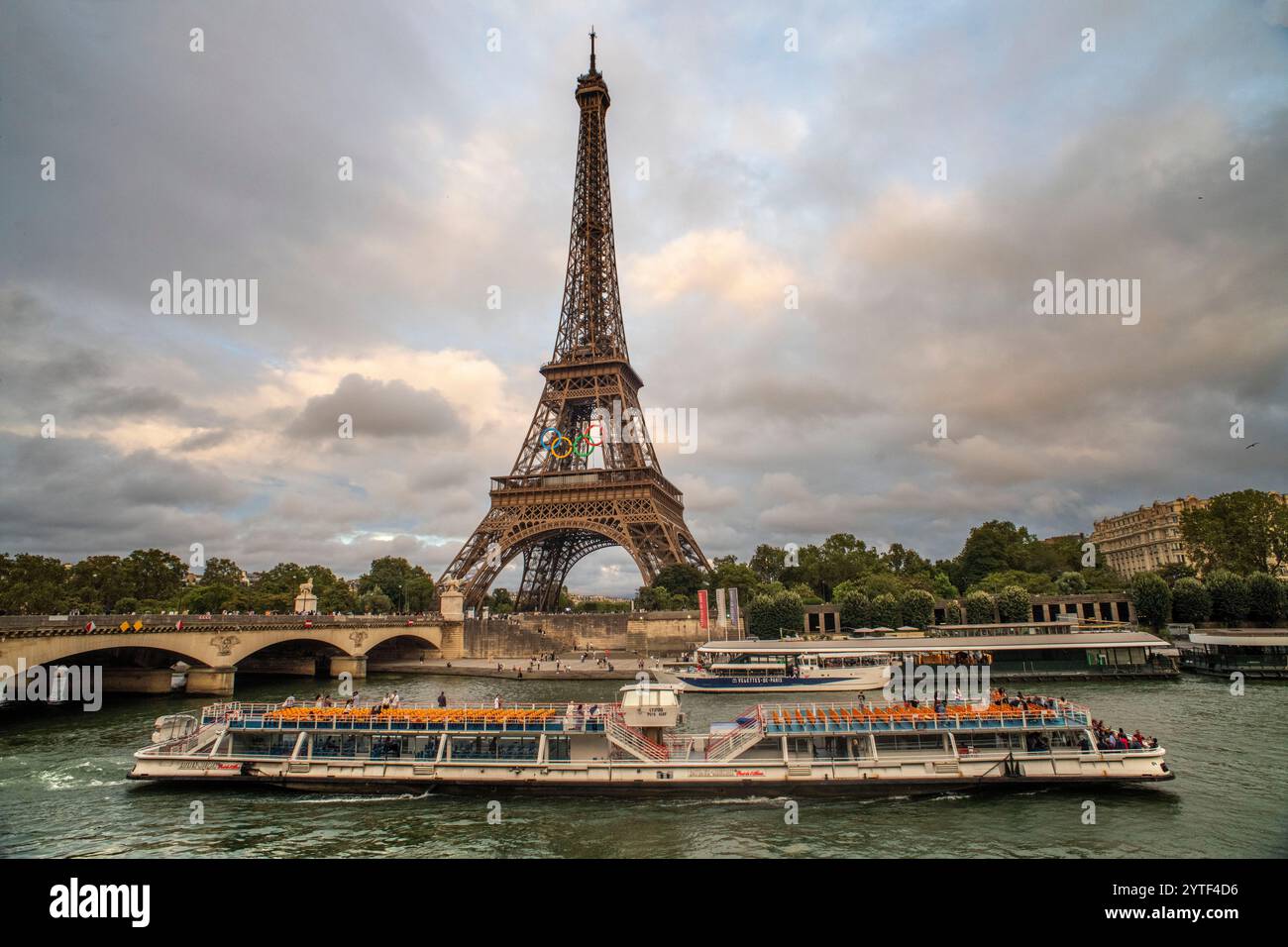 Scenic panorama of Eiffel Tower, Seine River, and pont d'lena in Paris ...