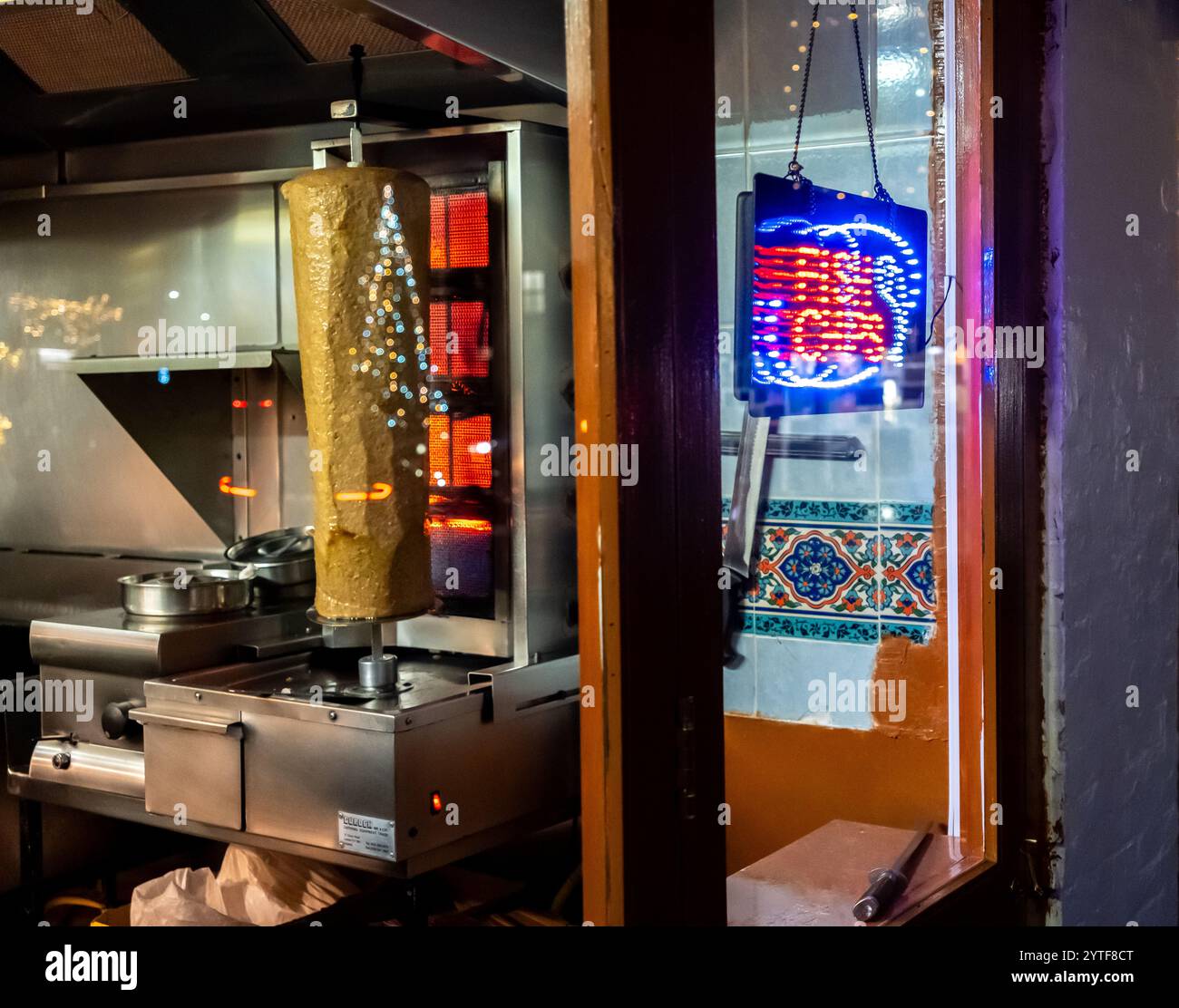 Kebab joint hi-res stock photography and images - Alamy