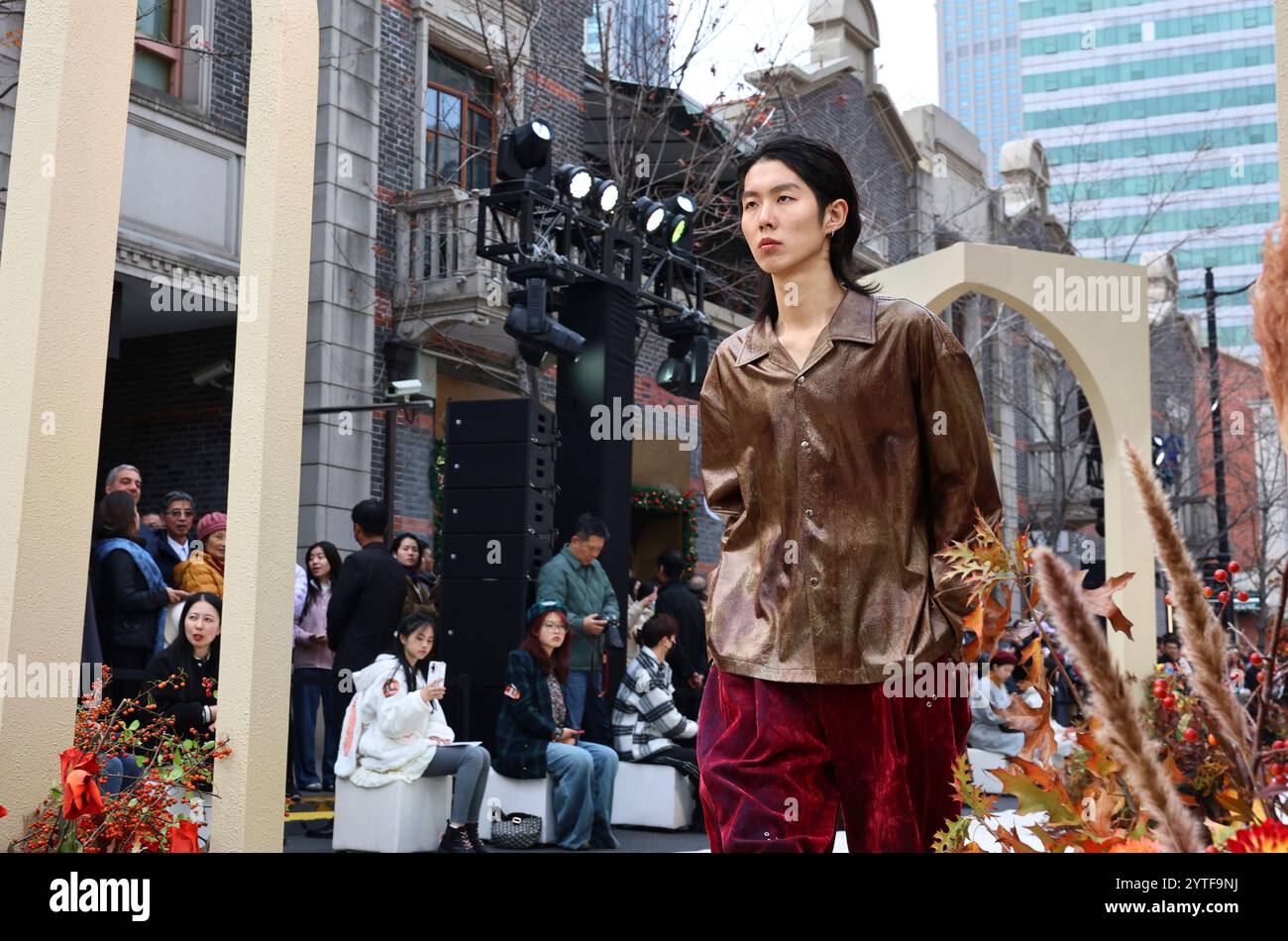Shanghai, China's Shanghai. 7th Dec, 2024. A model presents a creation ...