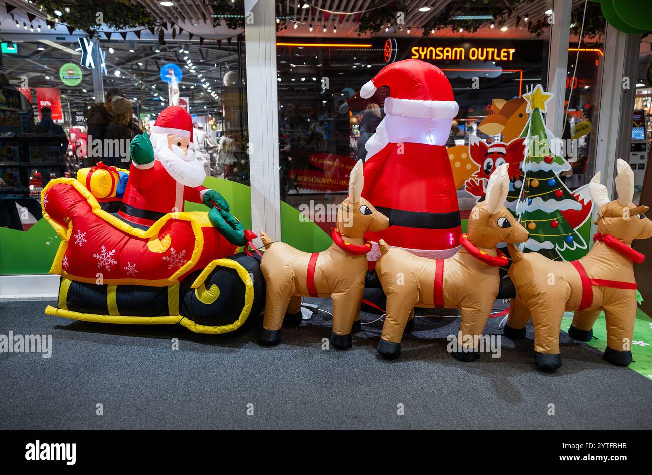Christmas shopping during Friday afternoon, Linköping, Sweden. In the ...
