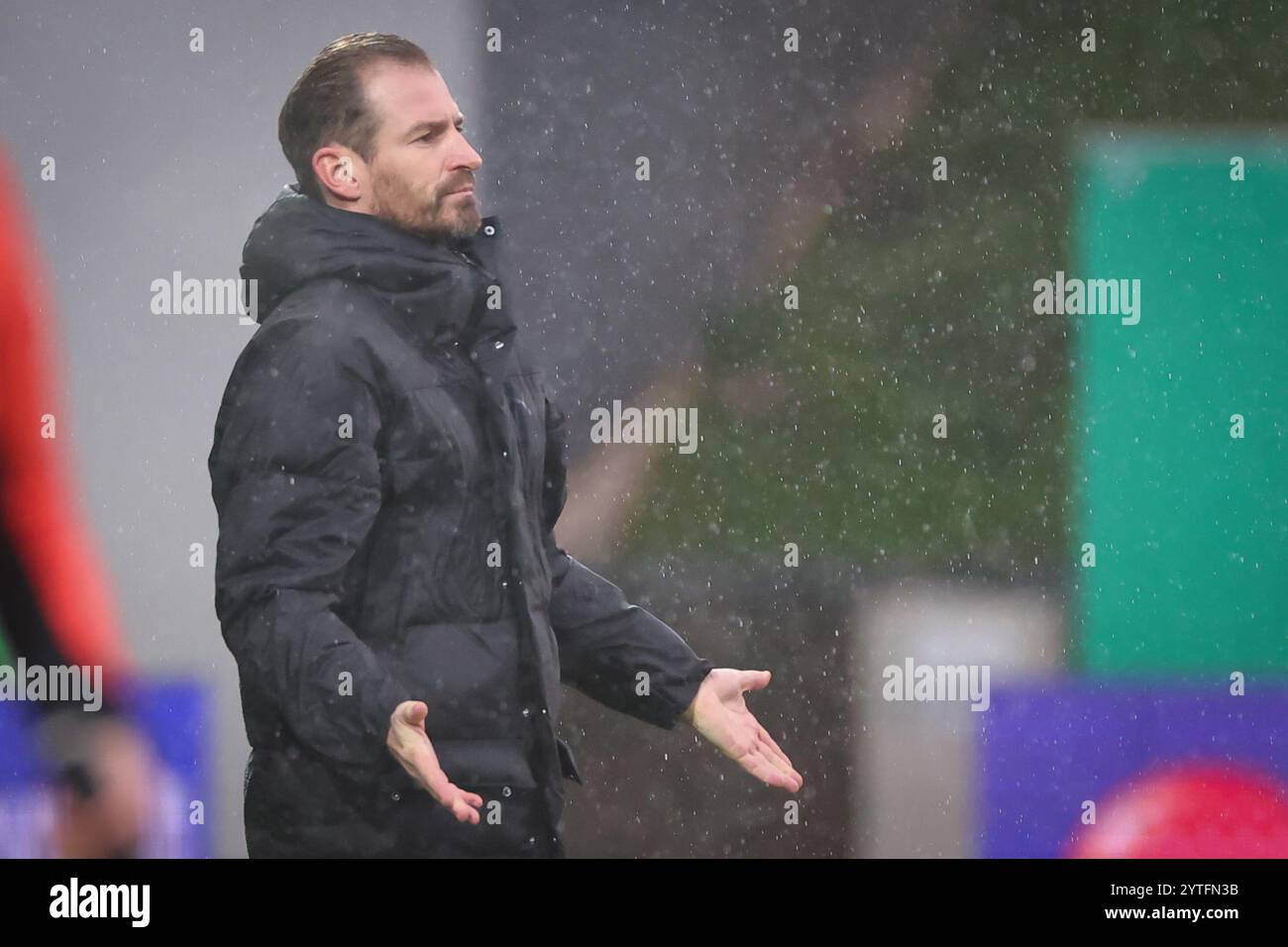 07 December 2024, Bavaria, Fürth: Soccer: Bundesliga 2, SpVgg Greuther ...