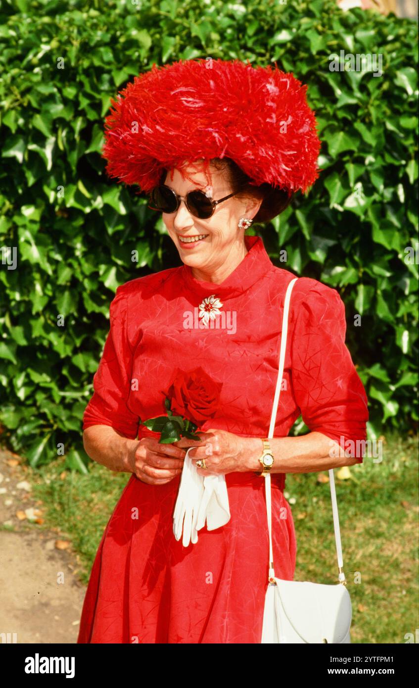 Princess Margaret wearing a Cartier brooch. Visit to Kew Gardens to ...