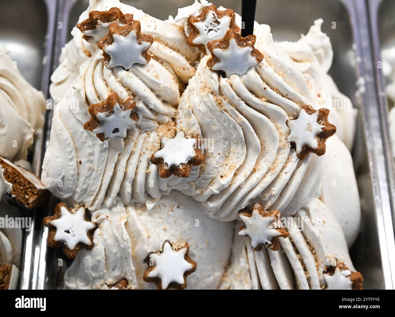 Stars on ice live hi-res stock photography and images - Alamy