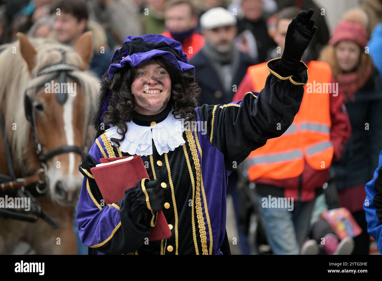 Helper st nicholas hi-res stock photography and images - Alamy