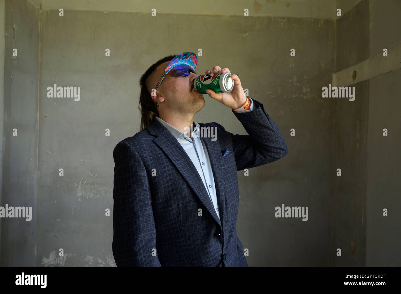 Contestant seen drinking a bottle of VB beer one of the best selling ...