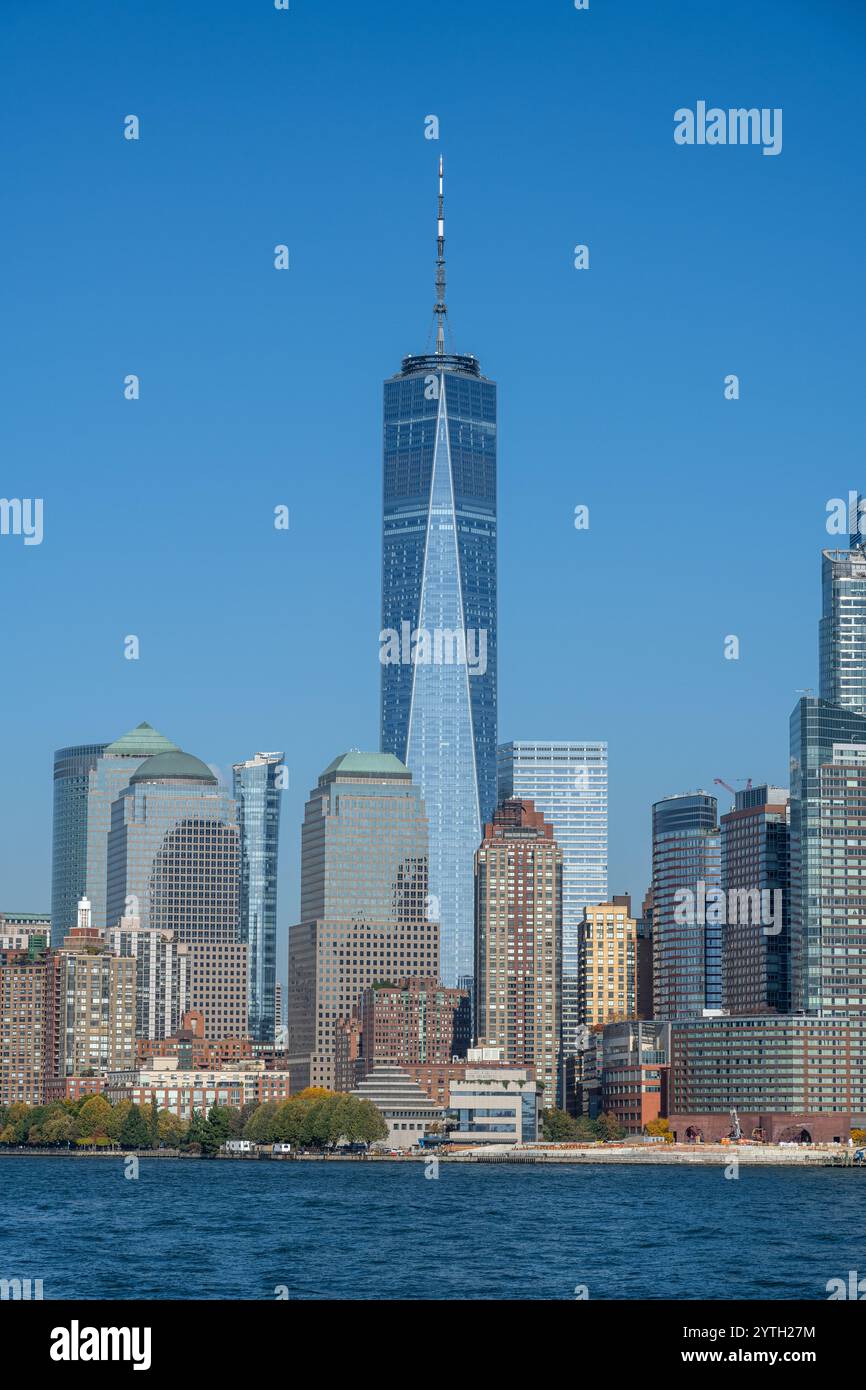 The famous World Trade Center and the skyline of Manhattan in New York ...