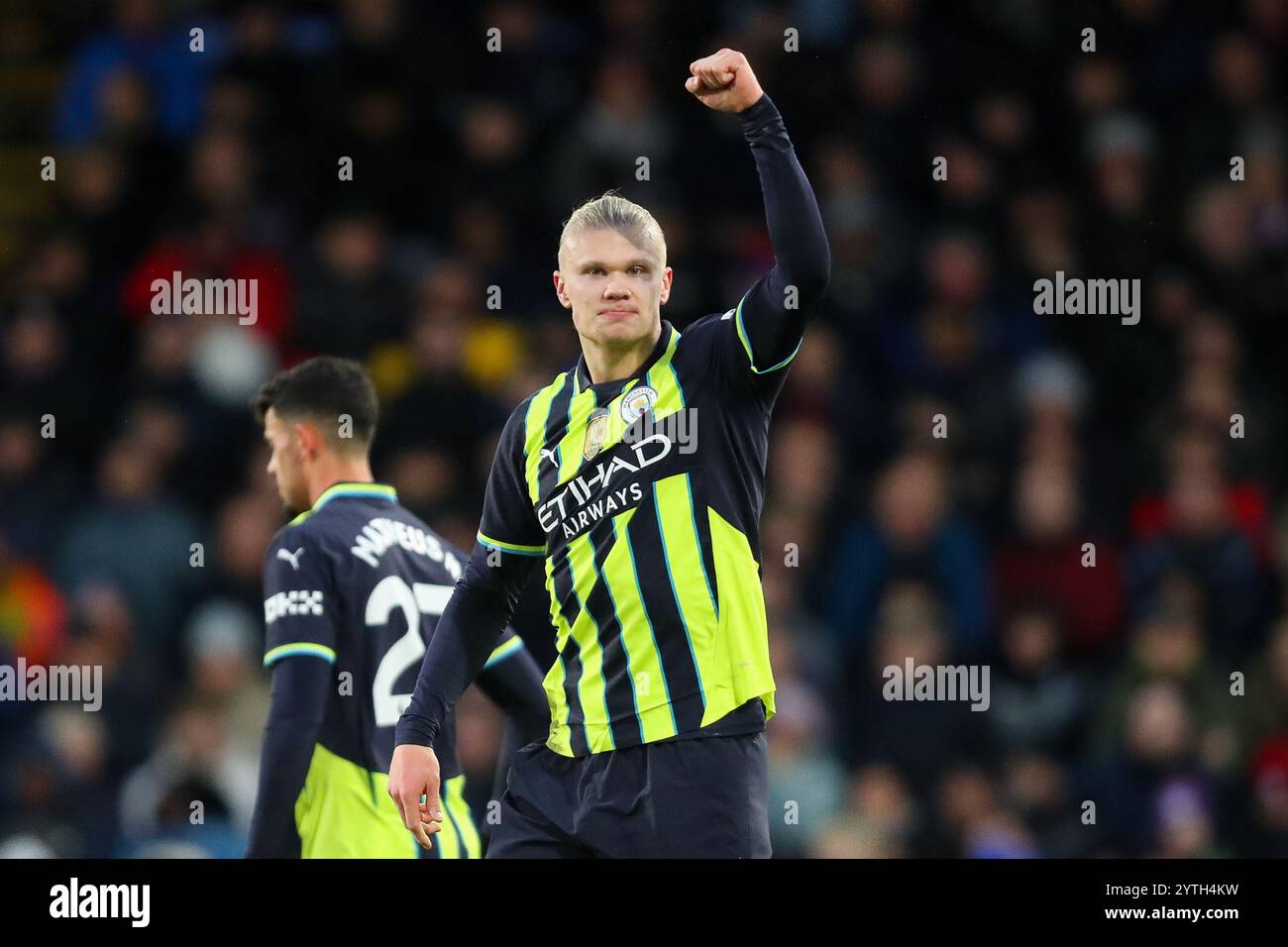 Erling Haaland of Manchester City celebrates his goal to make it 1-1 ...