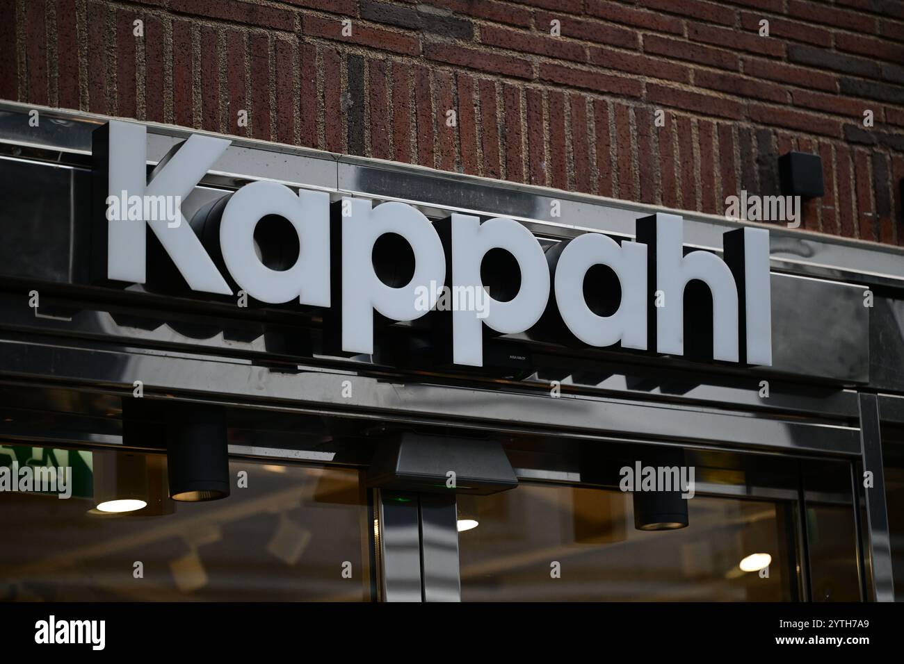 Normal store logo hi-res stock photography and images - Alamy