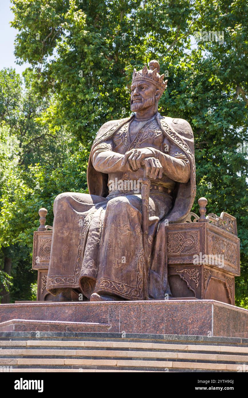 Statue of Tamerlane in the center of Samarkand in Uzbekistan Stock ...