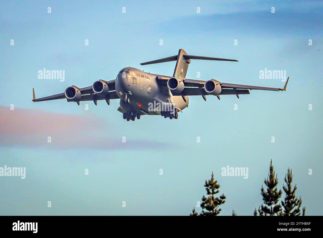 A U.S. Air Force C-17 Globemaster III assigned to the 62nd Airlift Wing prepares to land at ...